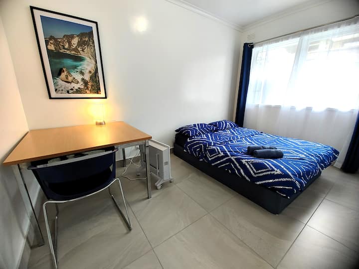 *Private Villa Next To Train Station! Free Parking - Melbourne