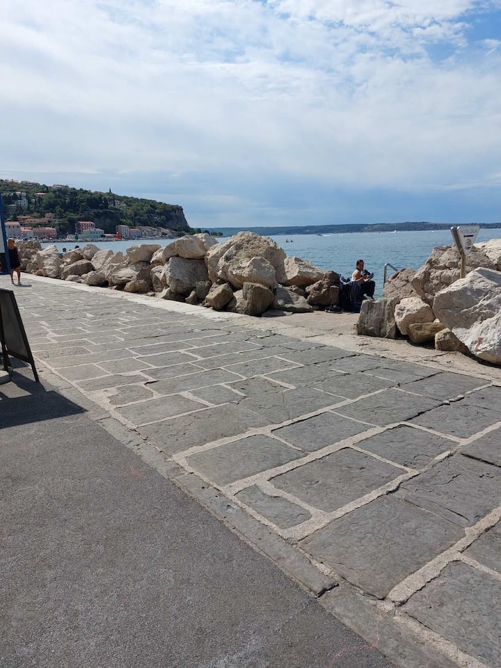 Prijetno Stanovanje V Piranu Tik Ob Morju - Piran