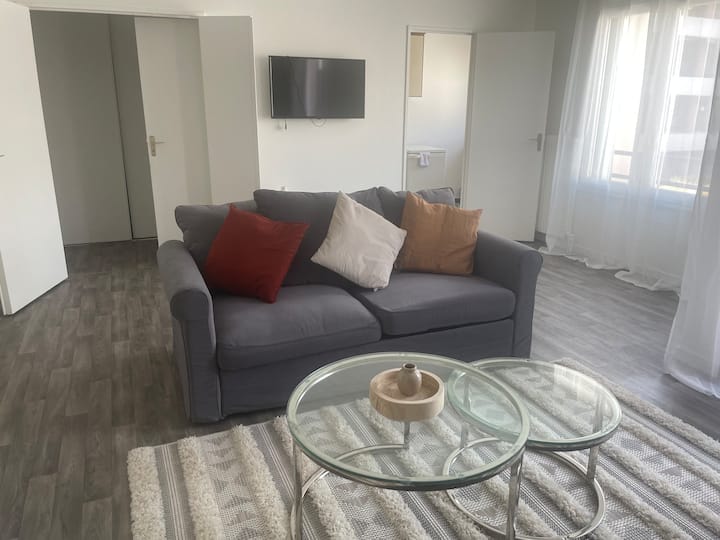 Studio Moderne De 40m2 Avec Balcon - Créteil