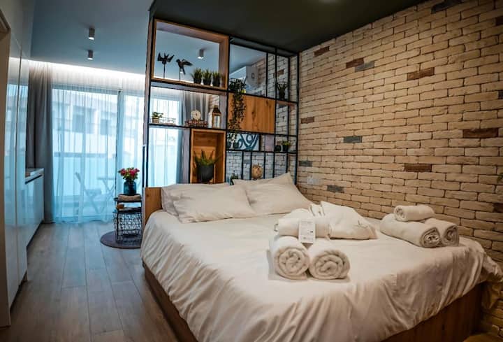 Cosea Living: Seaside Elegant Suite In Harbour 112 - Paphos