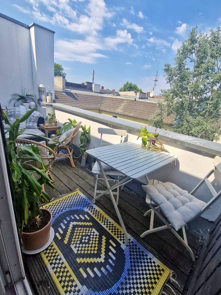 Sunny Rooftop Haven - Kreuzberg