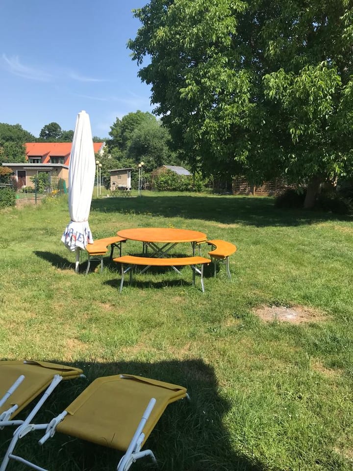 Leipzig Im Grünen Am Fluss
Großer Wohnwagen - Leipzig