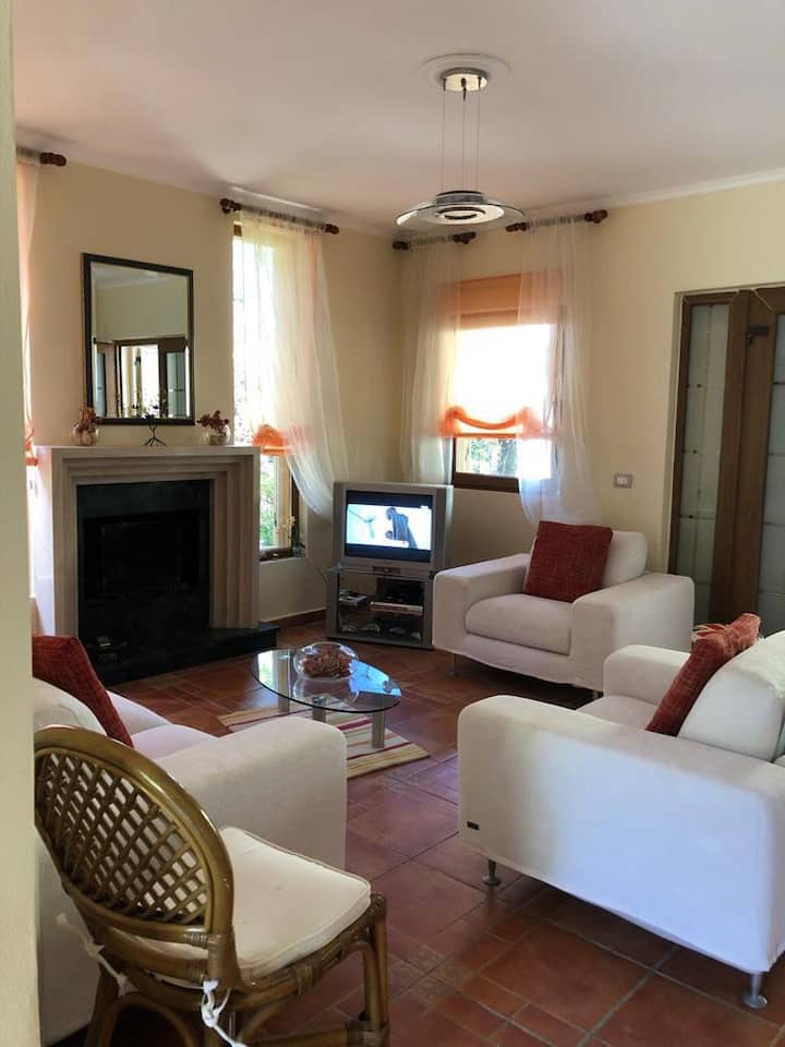 Beach Front ,3-bedroom Villa With Indoor Fireplace - Golem