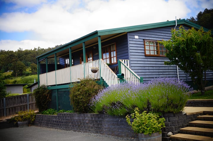 Cinnamon And Cherry Cottages - Cherry - Cygnet