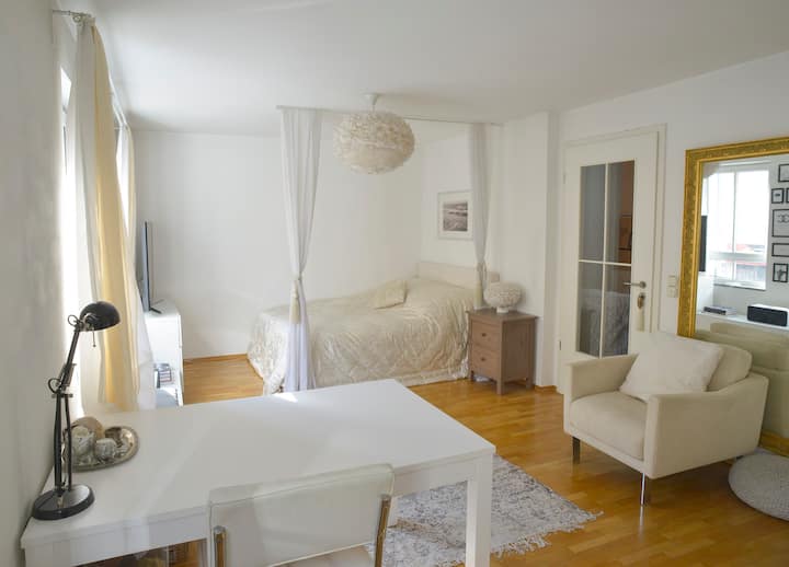 Helles 1-zimmer Apartment Münchner Freiheit - Munich