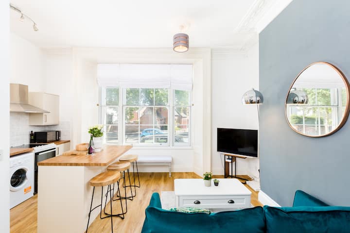 Central Leamington Spa 2 Bed Flat With Parking - Royal Leamington Spa