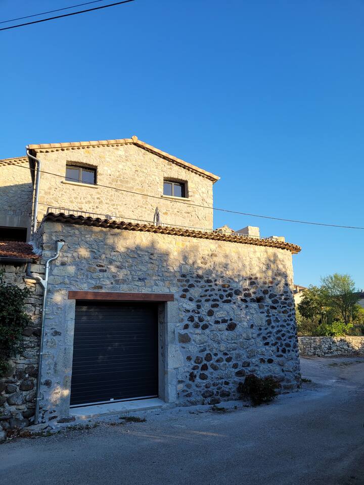 Gîte 6 Personnes, Sud Ardèche - Villeneuve-de-Berg