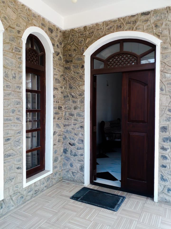 Lovely 2-bedroom Fully Furnished Apartment - Colombo