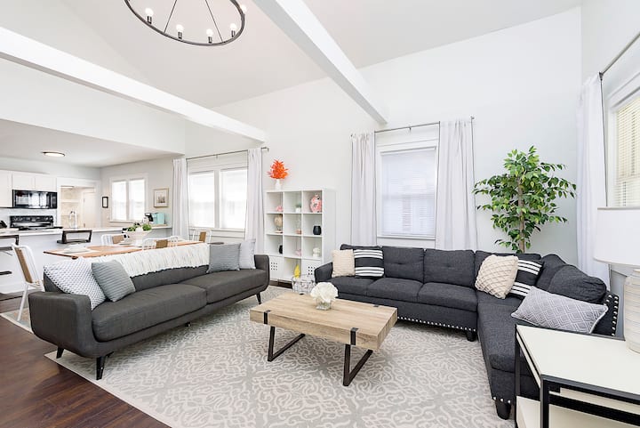 Spacious Retreat. 5 Min. To Downtown Indy! - Meridian-Kessler, IN