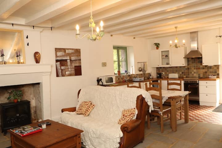 Historic Riverside Gite For A Country Escape. - Lhomme