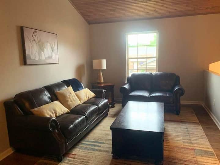 Magnolia Charm - Lexington, KY