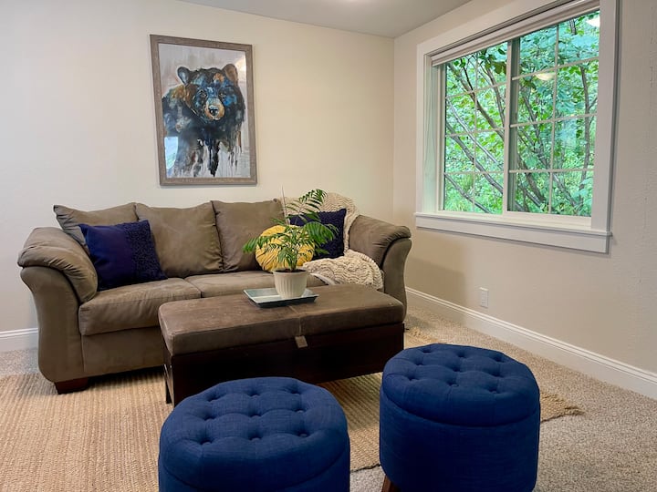 Eagles Nest Ii
1 Bedroom Private House. New Inside - Anchorage, AK