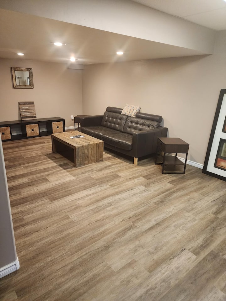Modern Spacious Basement - Edmonton, Canada