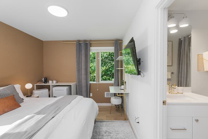 Jerry's Sweet Suite - 84 Walkscore - Seattle, WA