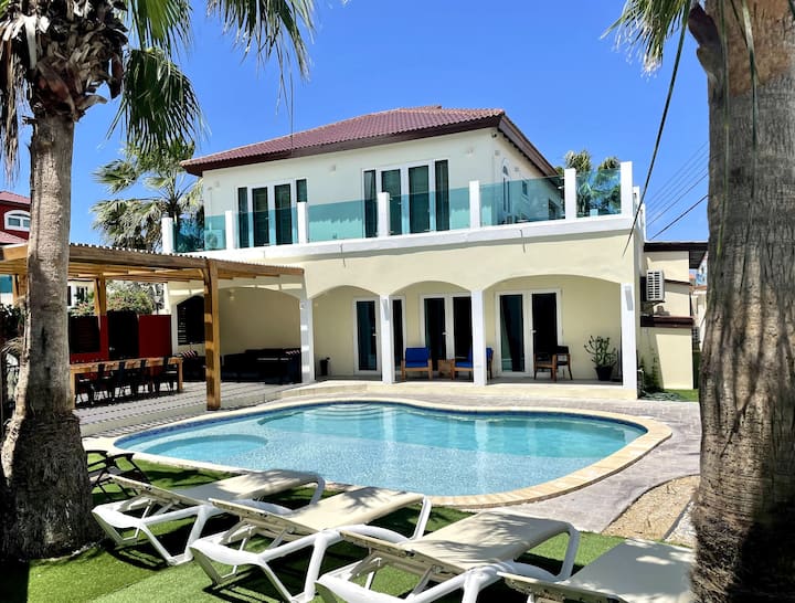 Private 7 Br Villa  &  Pool Near Palm Beach! - Aruba