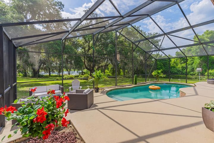 Fun Getaway Ranch Lake Pool Soccer 6 Bed 3 Bath - Groveland, FL