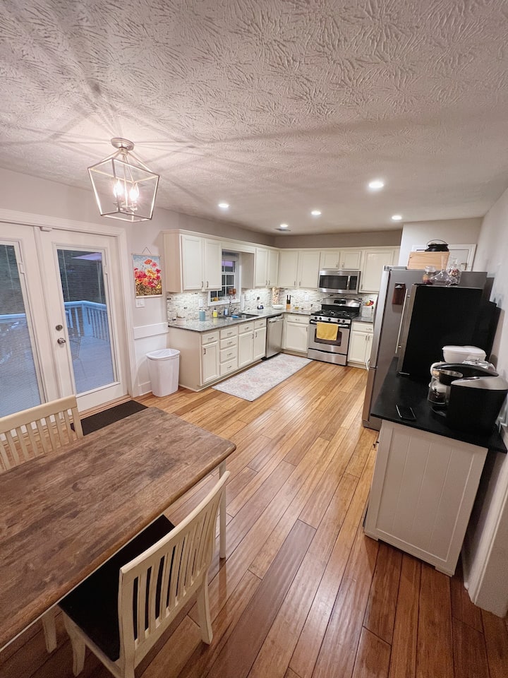 Gold Mine Getaway - Lake Lanier, Buford