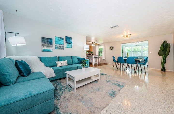Serene Sunny Staycation, 15 Mins To Beaches - Tarpon Springs, FL