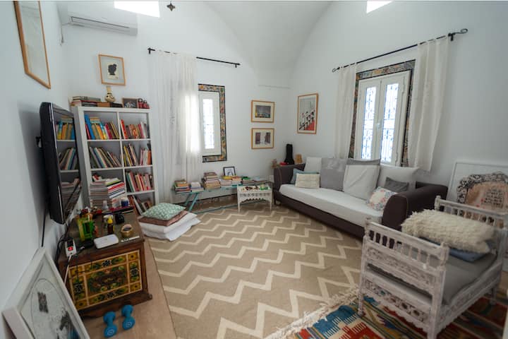 Private Room In An Artsy Home/workspace/terrasse - Hammamet
