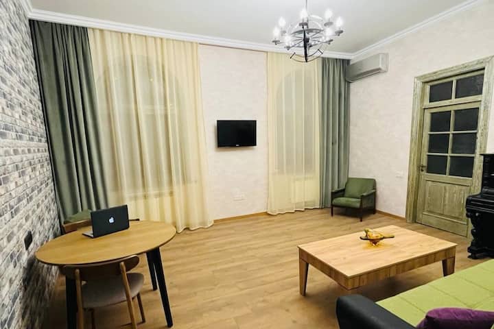 Cosy "Matenadaran" Apartment With A Balcony - Yerevan