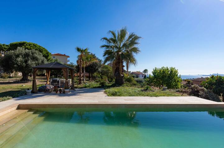 Loft Apartment With Pool, Sea And Skyline Views - El Masnou