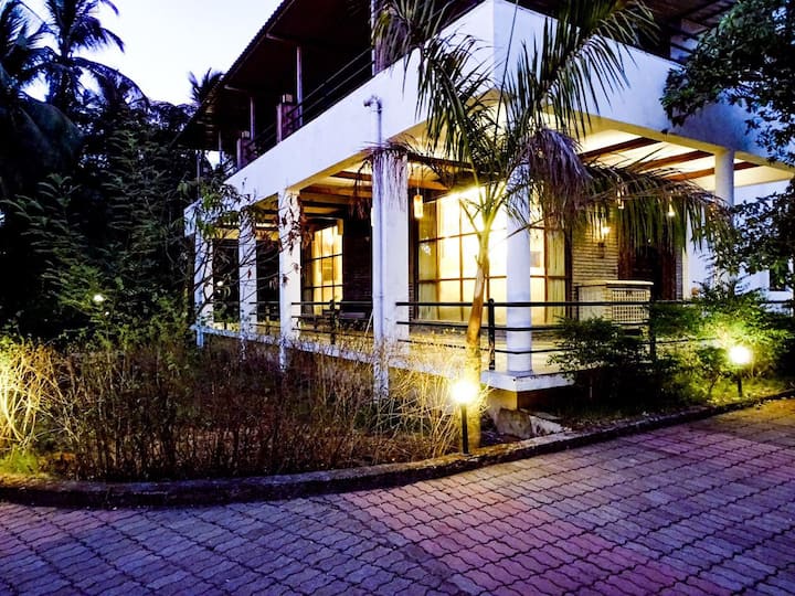 3bhk Hill Facing Villa With Jacuzzi Private Pool - Karjat