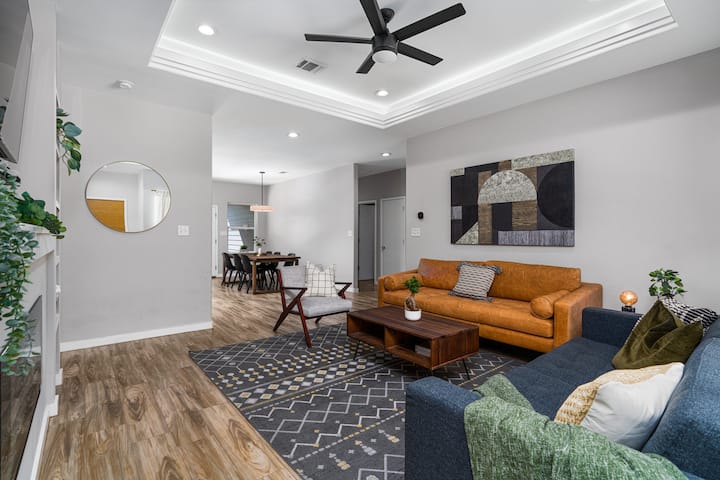 Chic 4br Ranch Home With Spacious Patio & Backyard - Bastrop, TX