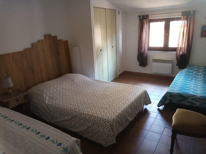 Chambre Oeillet Spacieuse Privée Av/espaces Privés - Aups