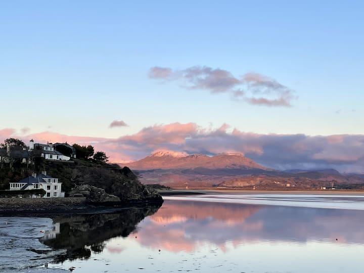 Malindi. Snowdon, Golf, Beach Dog Walks, Bars 200m - Borth Y Gest