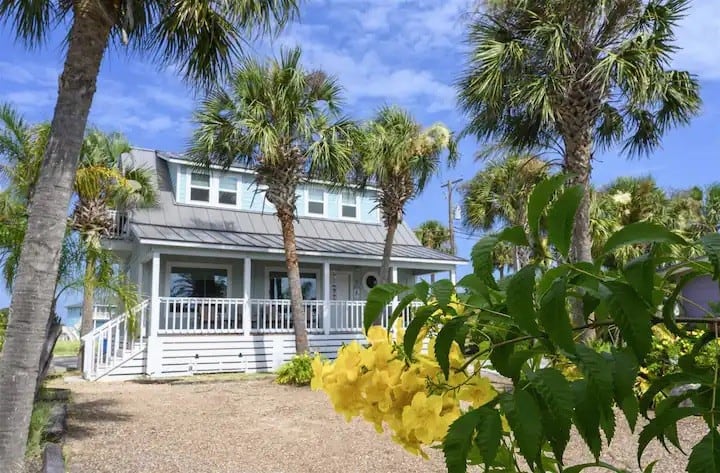 Grace's Cottage W/ Pier & Beautiful Pool - Rockport, TX