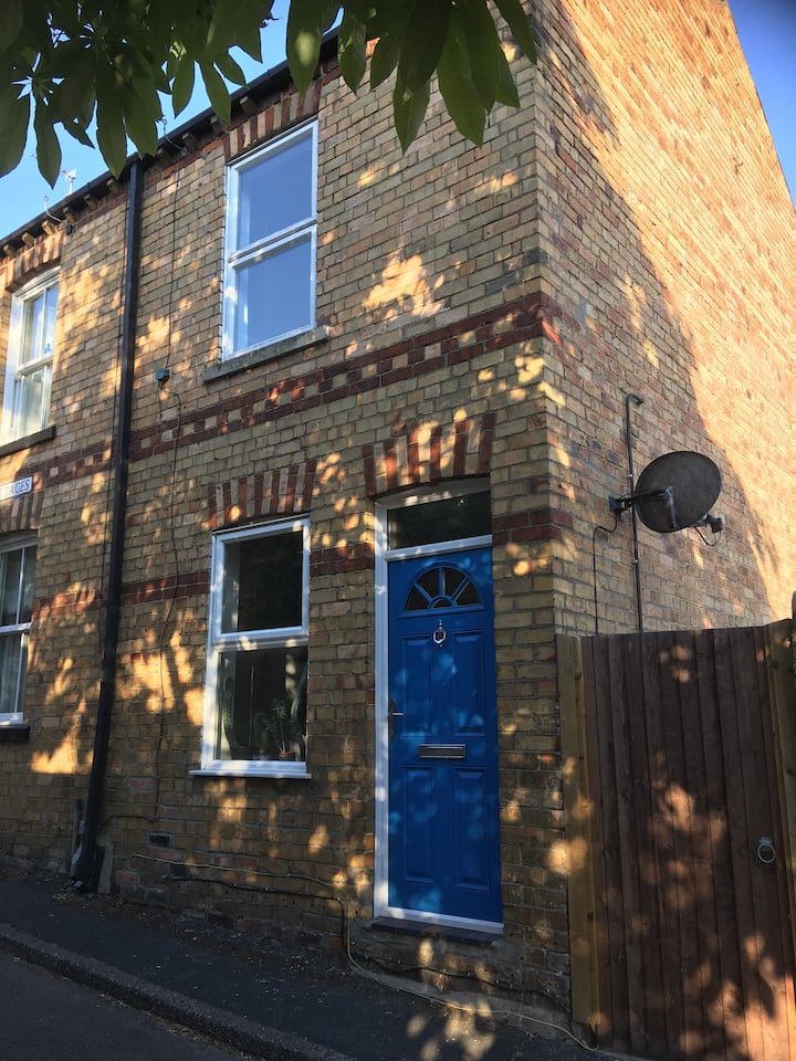 Cheerful One Bedroom Home. - Stamford