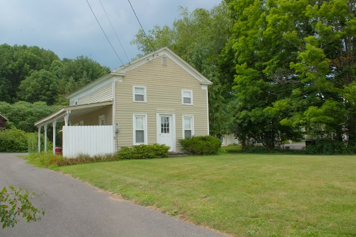 2 Bedroom Home. Less Than A Mile From Dreams Park - Cooperstown, NY
