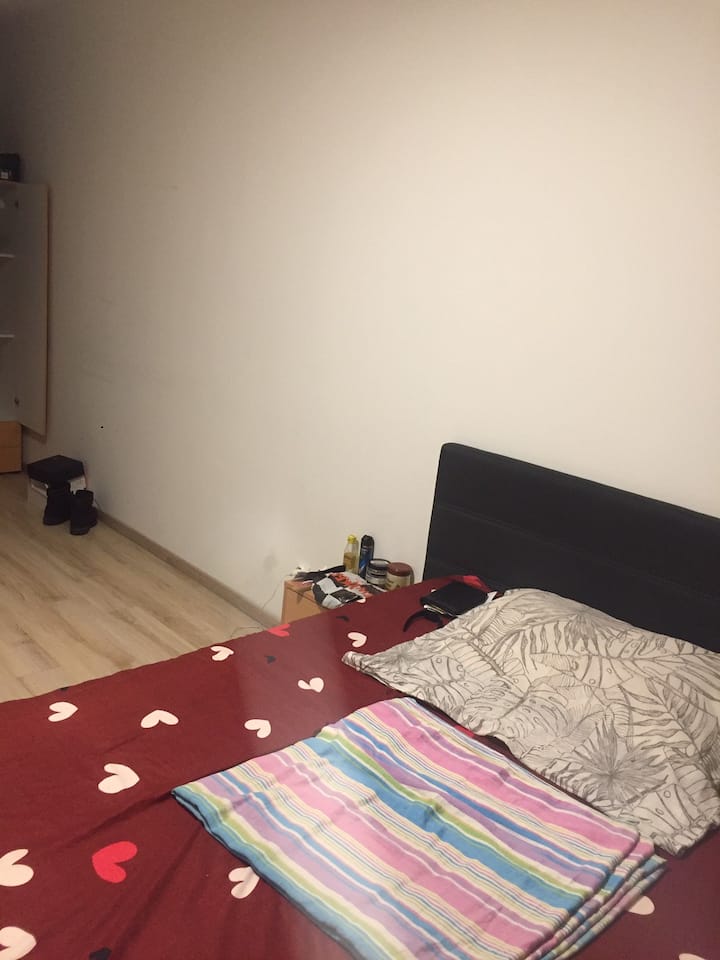 Lovely 3 Bedroom Apartment With Parking Space - Bratislava