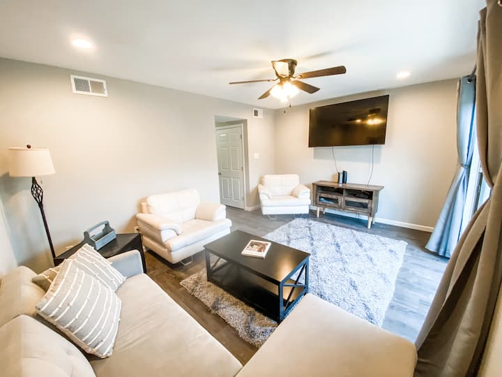 Renovated Two Bedroom With Two Queen Beds-raleigh - Raleigh, NC