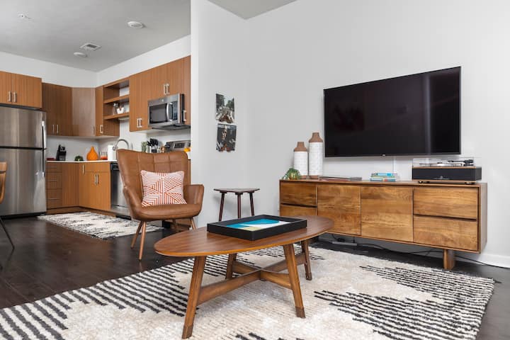 The Pendleton Boutique Stylish 1 Bedroom Condo - Traverse City, MI