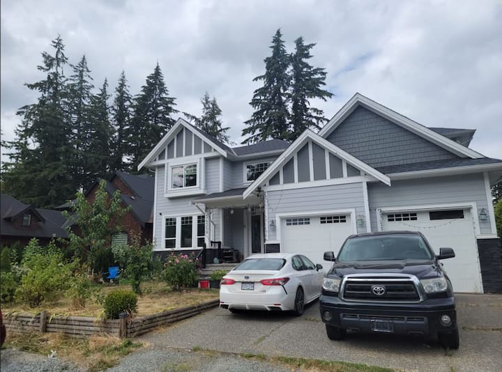 Adorable 2 Bedroom Suite - Abbotsford