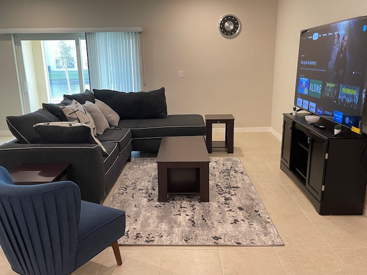 Cheerful 3-bedroom Townhouse - Kissimmee, FL