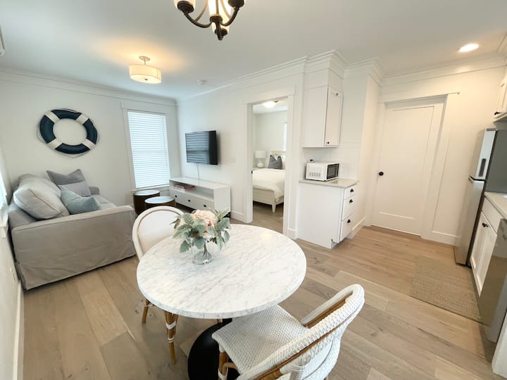 Seabrook 1bd Carriage House In Town Steps To Beach - Copalis Beach, WA