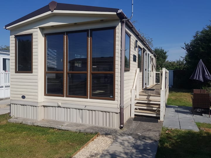 Lakeside Holiday Park - Modern 6 Berth Caravan - Burnham-on-Sea