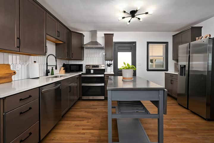 Vintage Home, Quiet & Close To Everything Kc, 4br - Kansas City