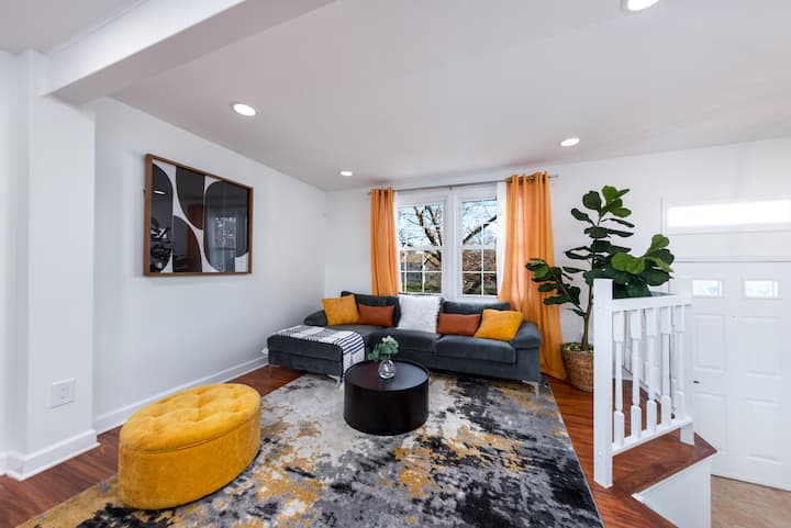 Luxury Contemporary Modern Home Mins Away From Dc! - Annandale, VA