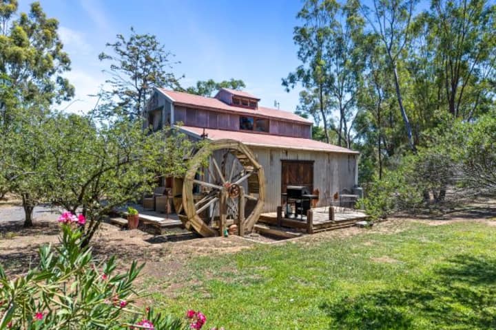 Quirky Barn, Close To Melbourne. - Avenel