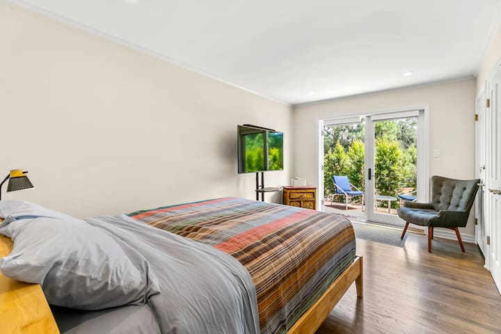 Private Entrance To Your Queen Bed Oasis. - Ojai, CA