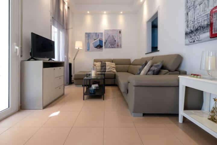 Vive La Playa Y La Noche De Sitges Aquí - Sitges