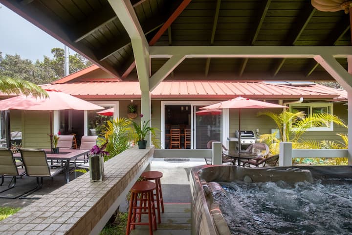 Lovely, Spacious Villa With Hottub, Outdoor Dining - Volcano, HI