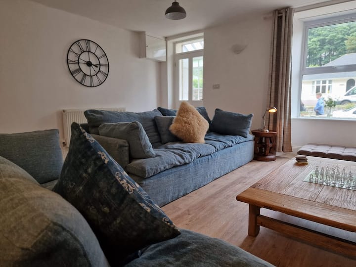 Spacious 5 Bedroom House Minutes From The Beach. - Cornouailles