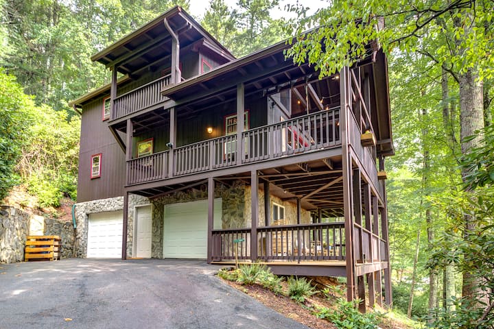 Private Cabin Retreat W/mountain And Water Views! - Fleetwood, NC