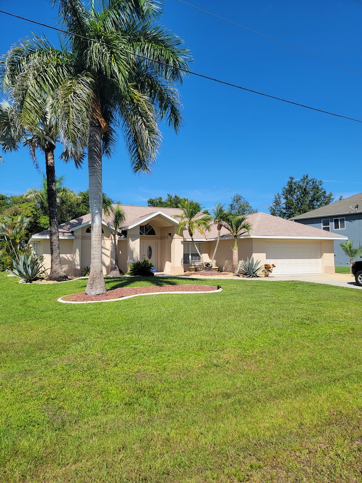 Spacious 3 Bedroom Home With Heated Pool - Port Charlotte, FL