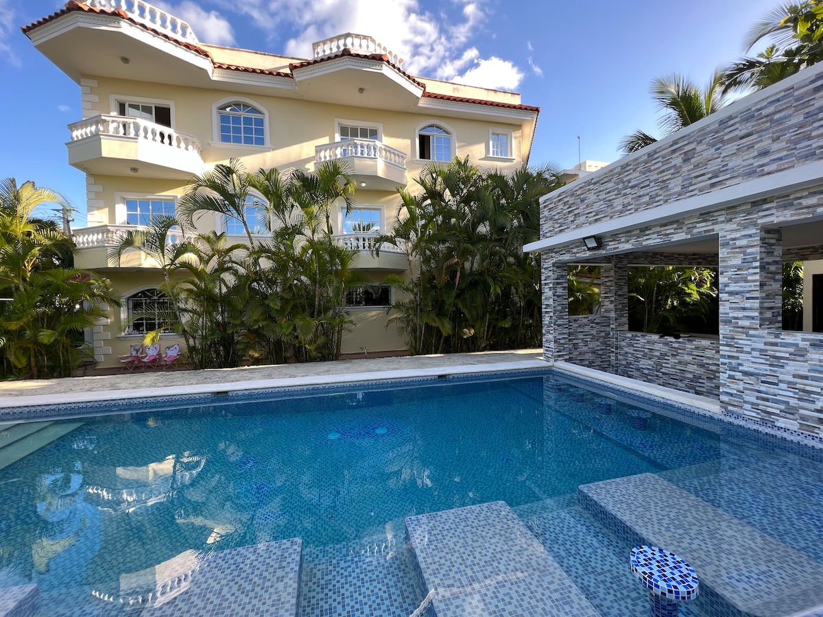 1 bd apt 3B, shared pool, and beautiful gardens - Apartments for Rent ...