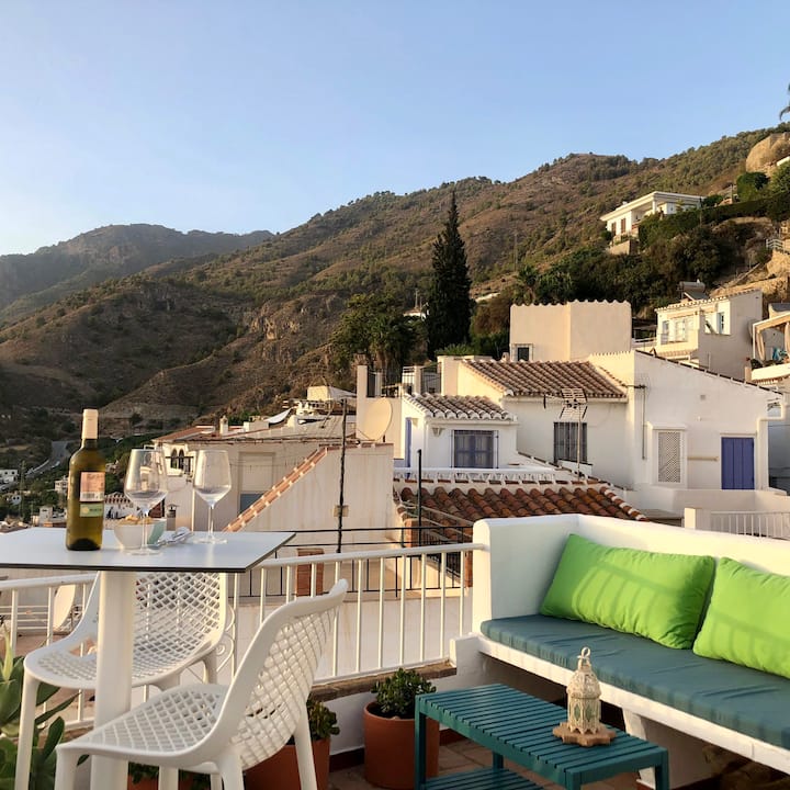 Casa De Autor Con Terrazas Y Vistas Abiertas - Frigiliana